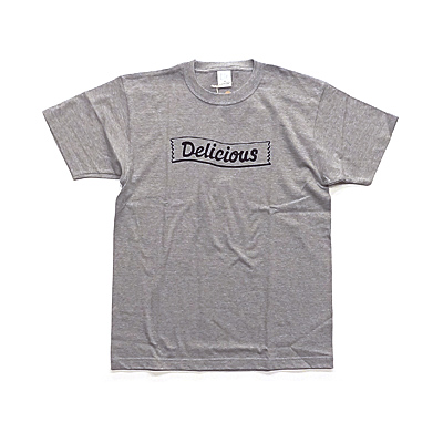 【DELICIOUS】DELICIOUS TEE | AT EASE